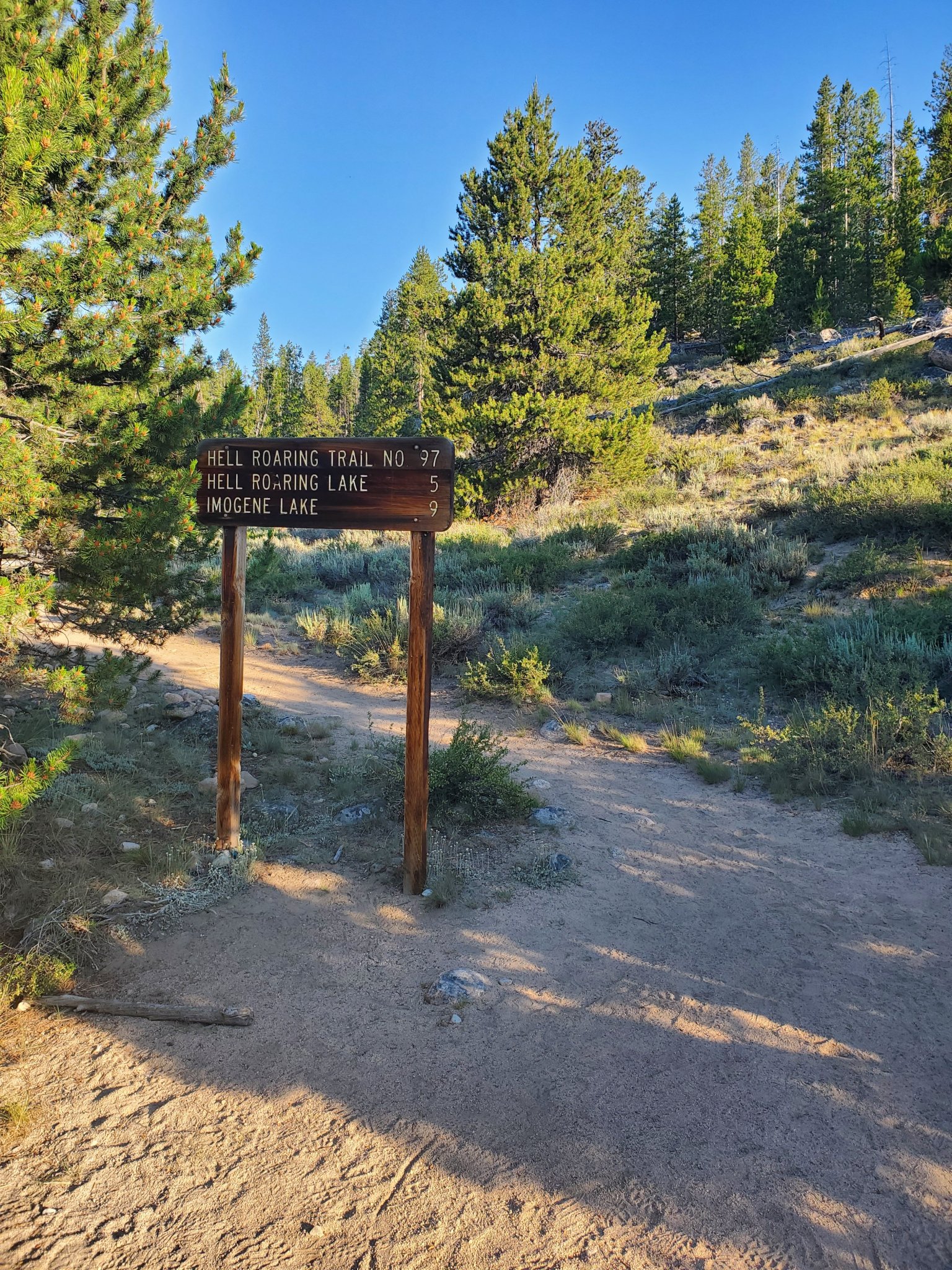 Hike to Imogene Lake via Hell Roaring Trail – 33andfree
