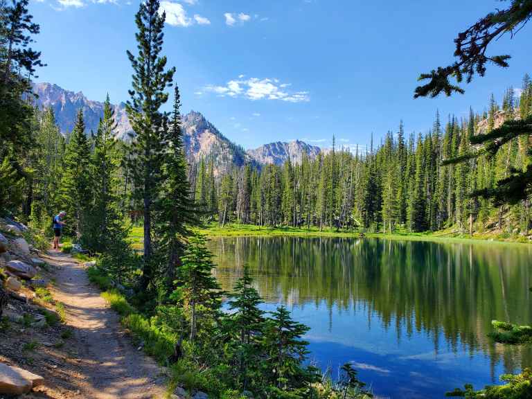 Hike to Imogene Lake via Hell Roaring Trail – 33andfree