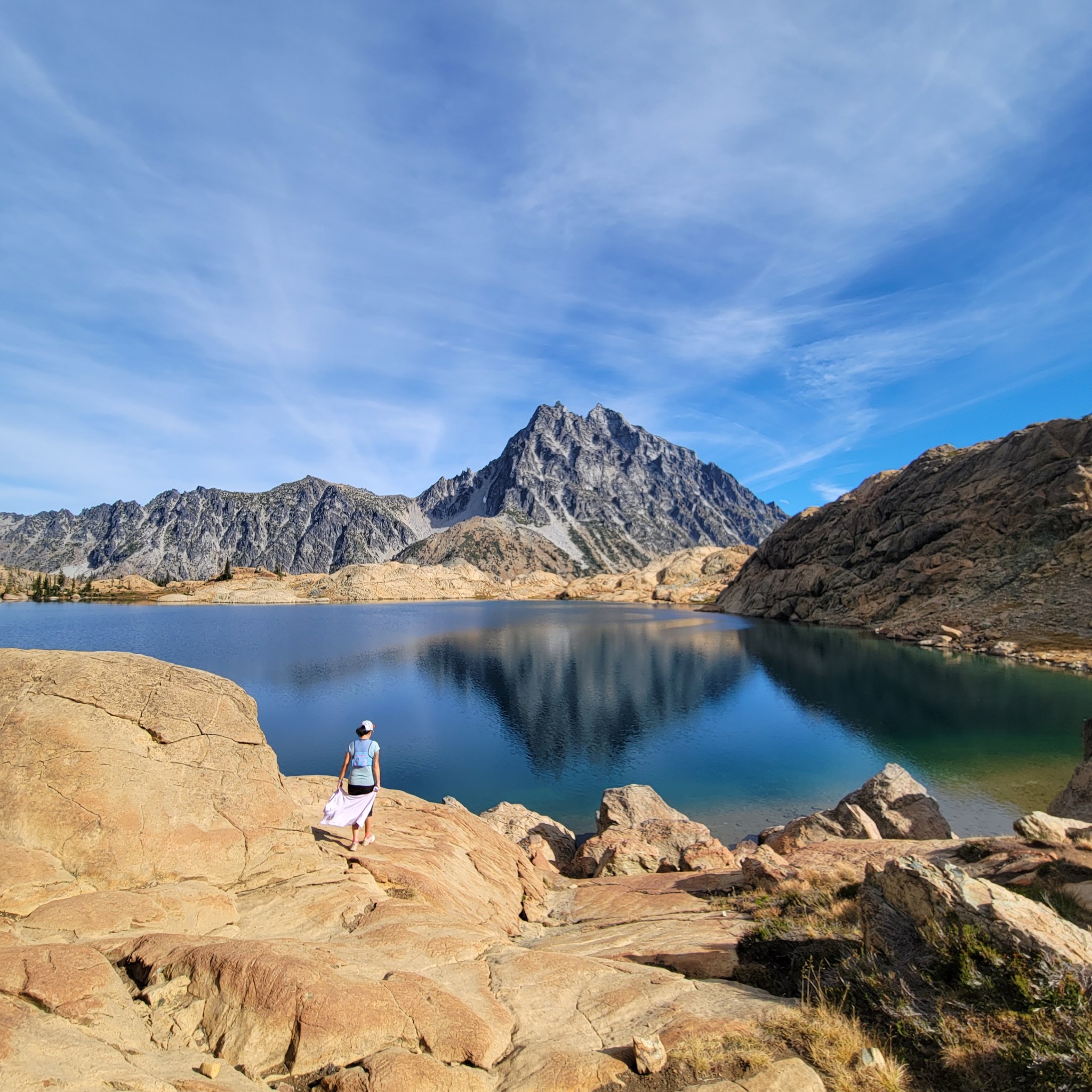 Hike to Beautiful Lake Ingalls in Washington State – 33andfree