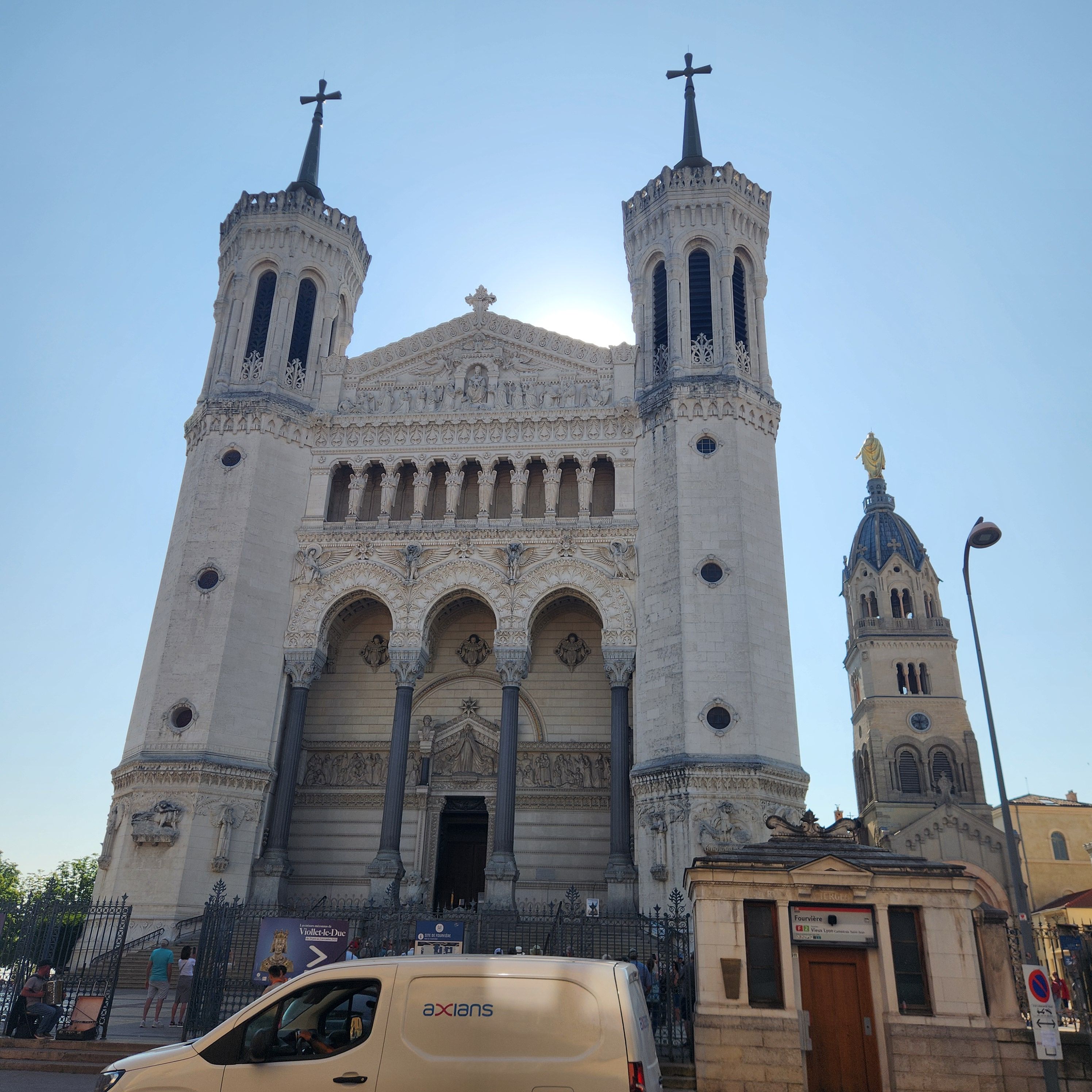 Experience Viking Rhone River Cruise from Lyon to Avignon in France ...